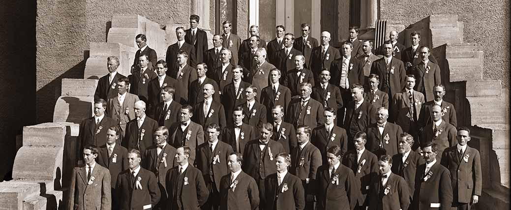 DustJacket_1912Class – El Palacio