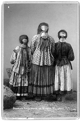 The Captive – El Palacio